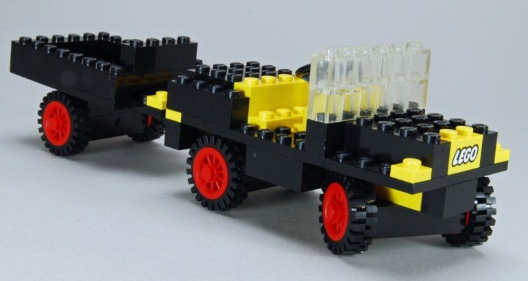 LEGO 385 Jeep mit Lenkung von 1976 im Classic Review